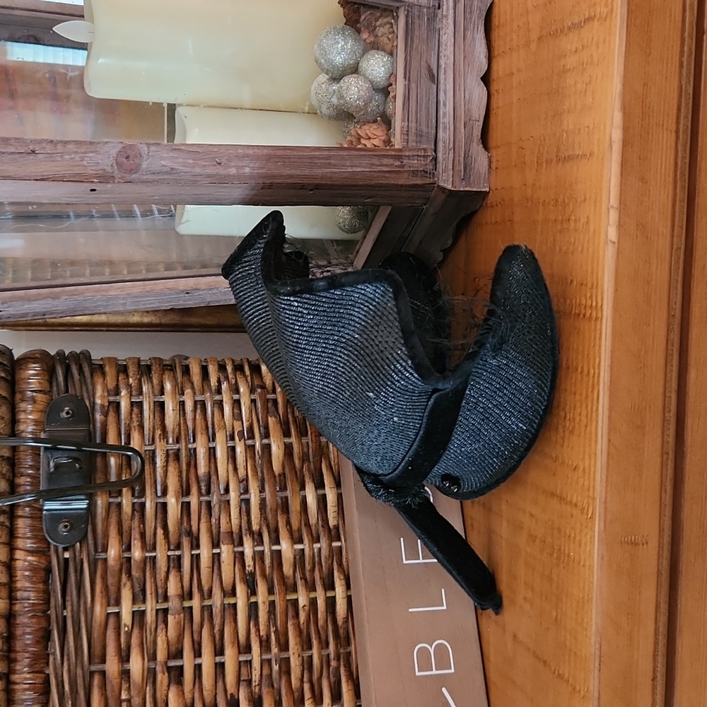 Vintage G. Fox Of Hartford Clamshell Hat - Gem